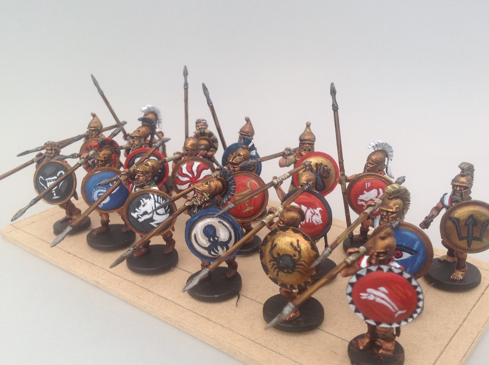15mm paint shack: 28mm Victrix Greek Hoplites first batch complete