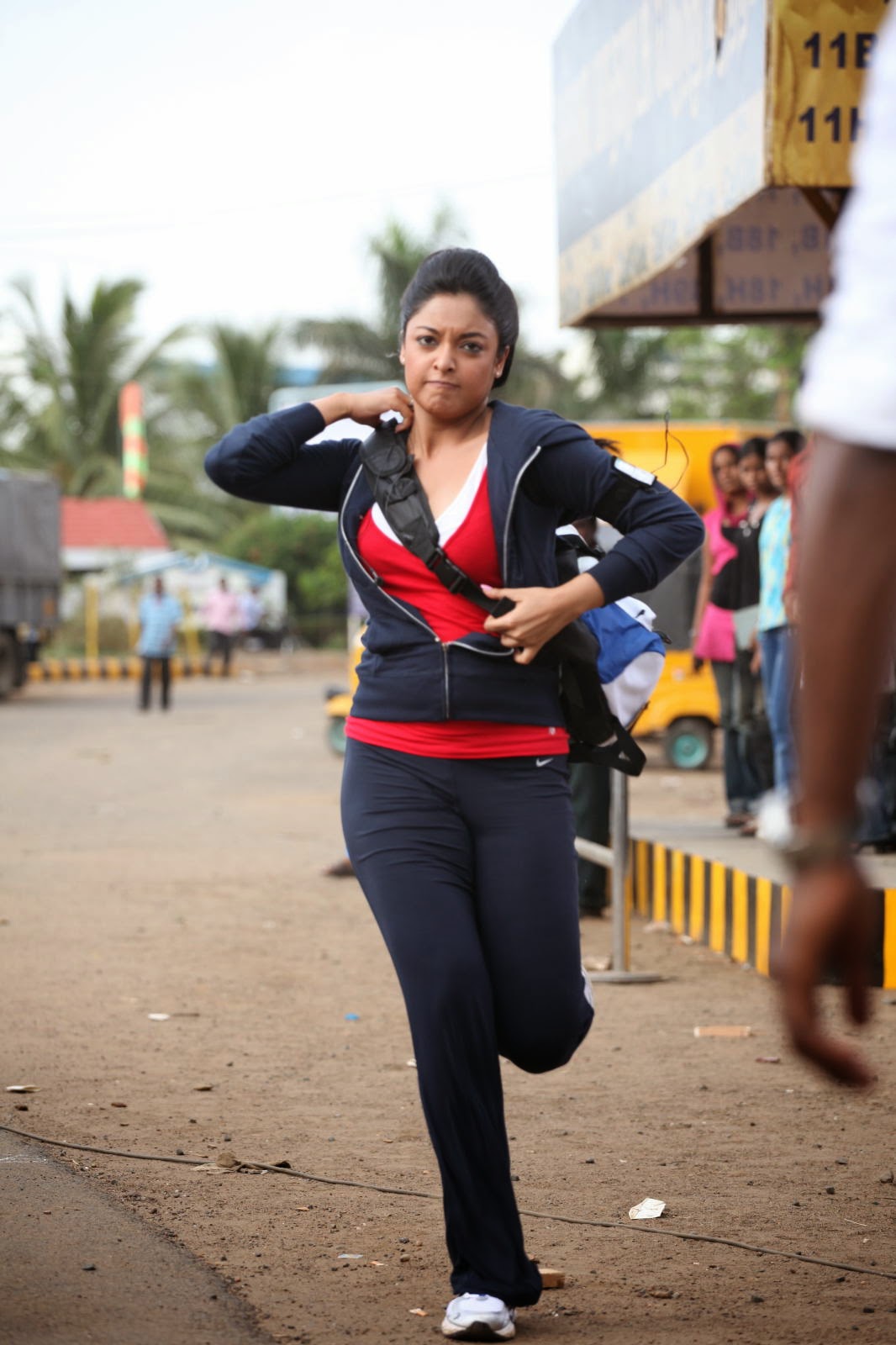 Mirchi Stills: Tanushree Dutta Latest Hot Photos in Sports Dress
