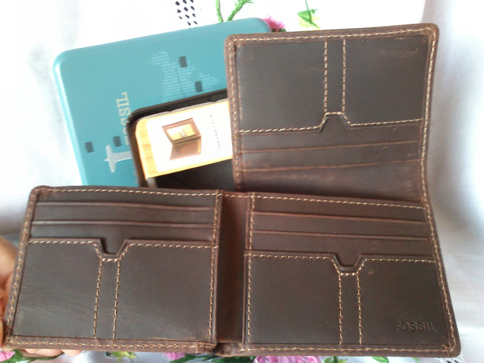 BRANDED ITEM FOR LESS: New Arrival of Fossil Mens Wallet