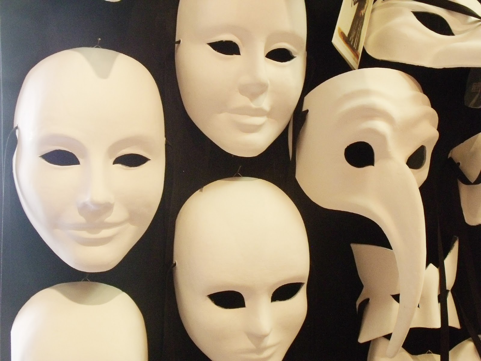 Tom Cruise Eyes Wide Shut Mask