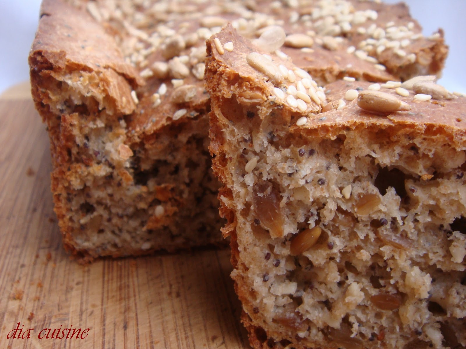 dia.cuisine: paine neagra de casa