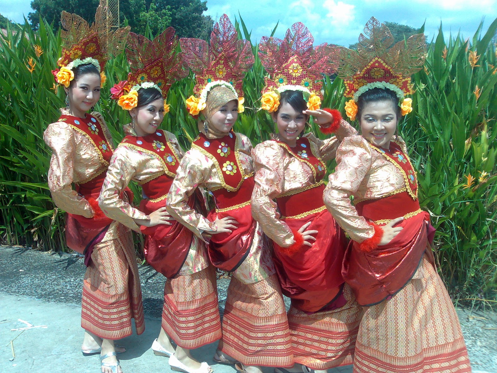 SEWA TARIAN TRADITIONAL DAERAH PALEMBANG