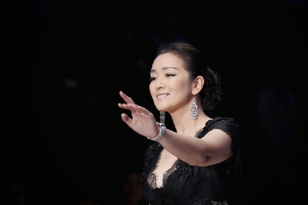 Gong Li HD Wallpaper | Filmi Duniya