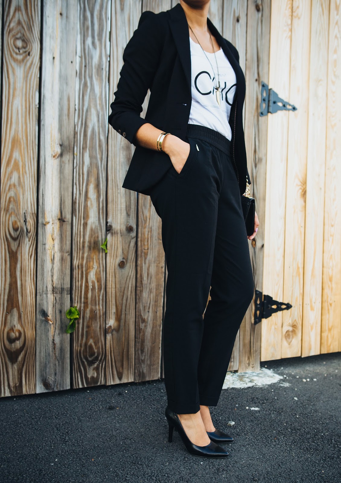 Simplement Chic - The Bobbed Brunette