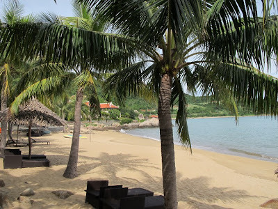 Xin chao!: Vietnam beautiful beaches, islands and bays