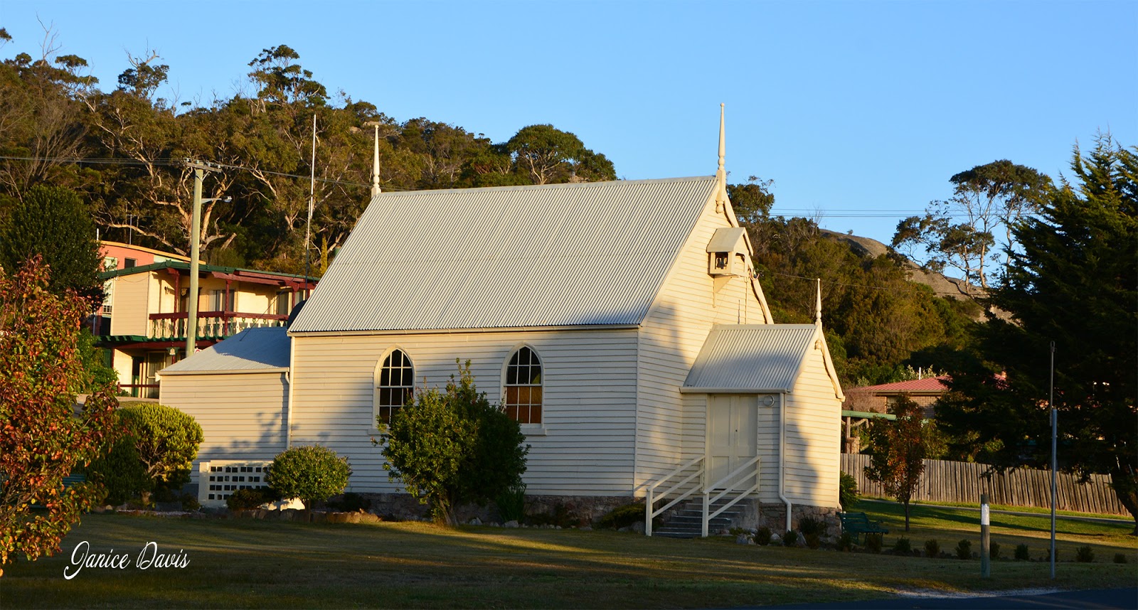 thoughts & happenings: Town houses of Bicheno, Tasmania.