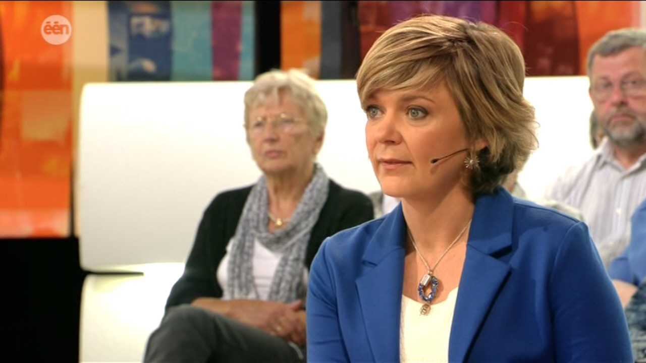Bekende Vlaamse TV vrouwen: Lisbeth Imbo en Indra Dewitte in De Zevende ...