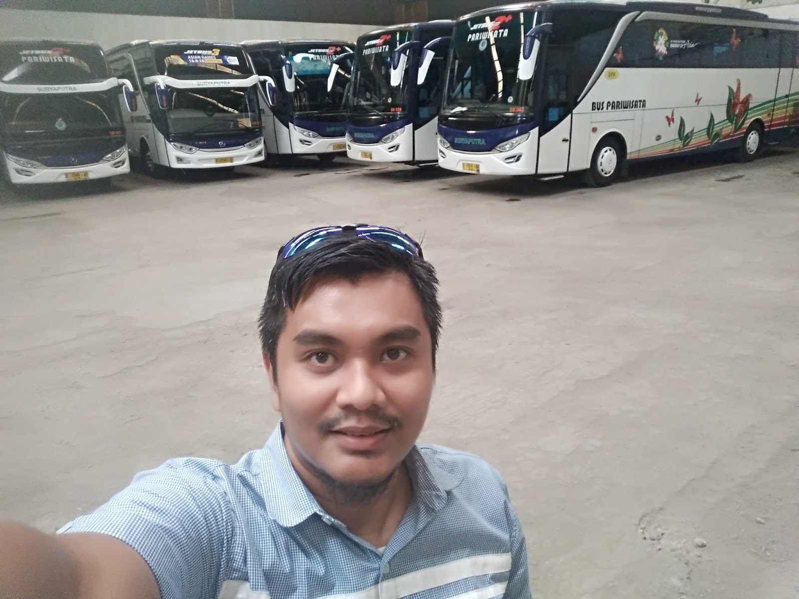 Rental Bus Pariwisata Premium Luxury | Suryaputra Bus Pariwisata Jakarta