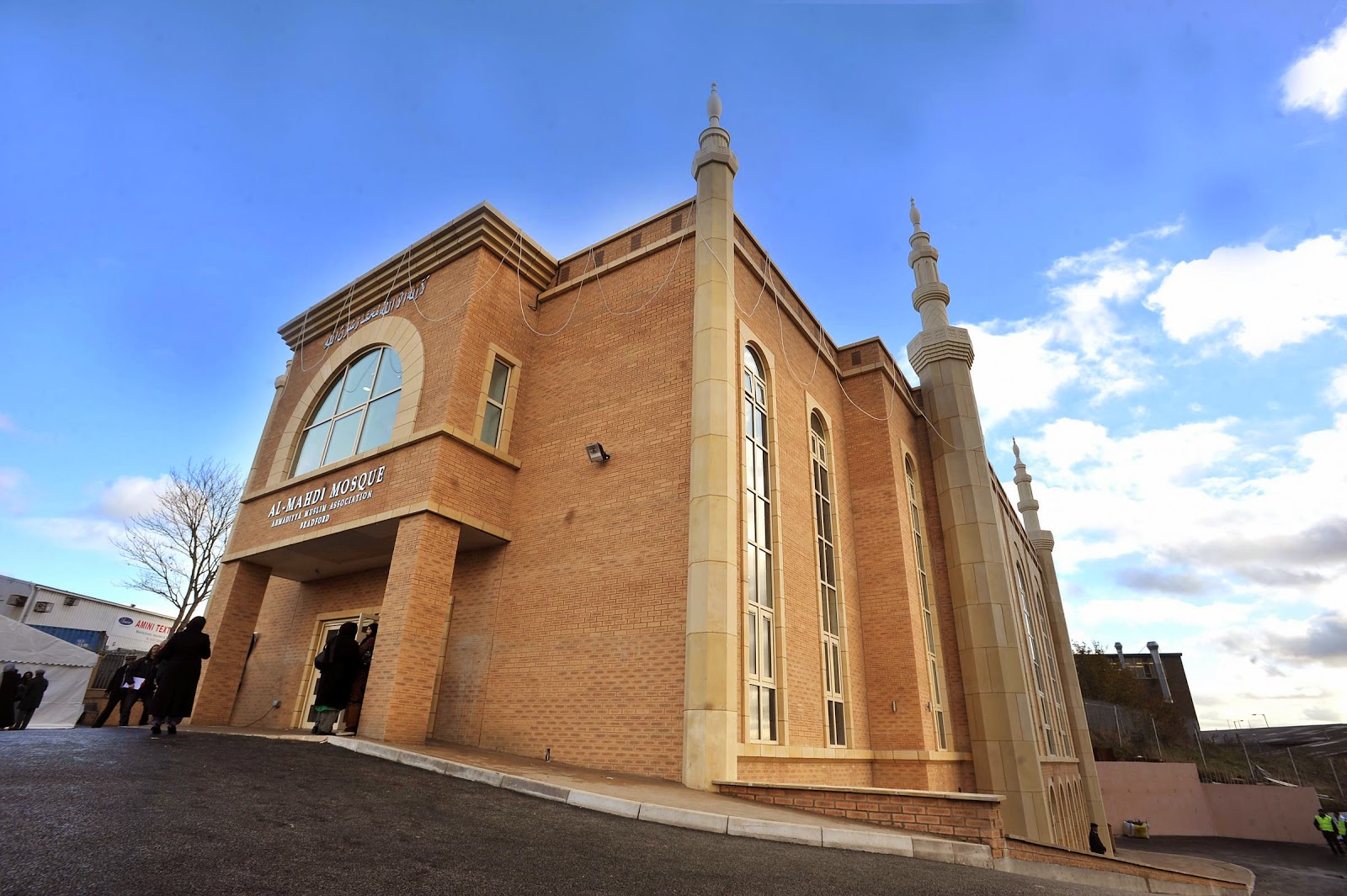 AHMADIYYA MOSQUE: Al Mahdi Mosque - Bradford, UK