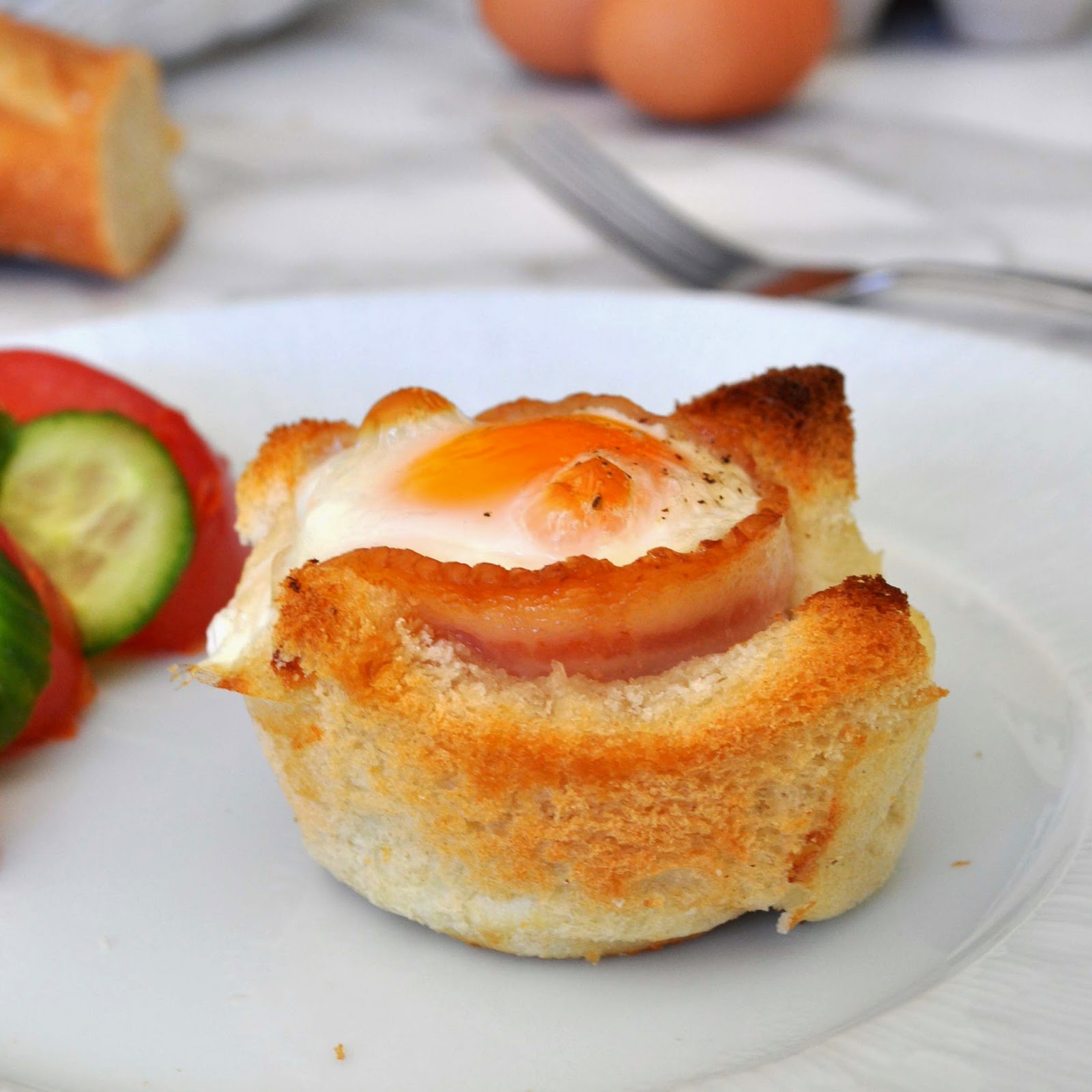 Cooking with Manuela: Baked Cheesy Bread Cups filled with Eggs and Pancetta