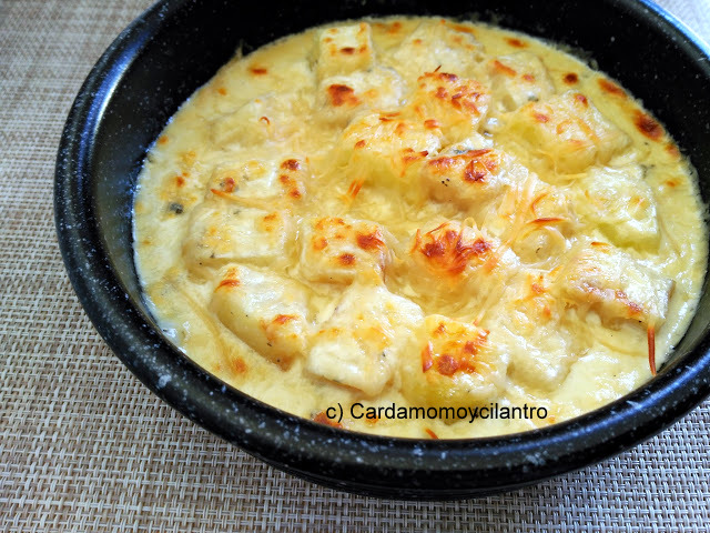 CARDAMOMOYCILANTRO : GRATINADO DE APIO NABO CON PATATA Y SALSA ROQUEFORT