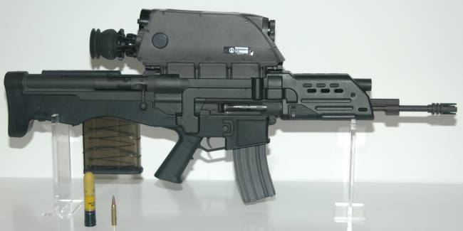 Defensa y Armas: Rifle de Asalto Daewoo K11 - (Corea del Sur)