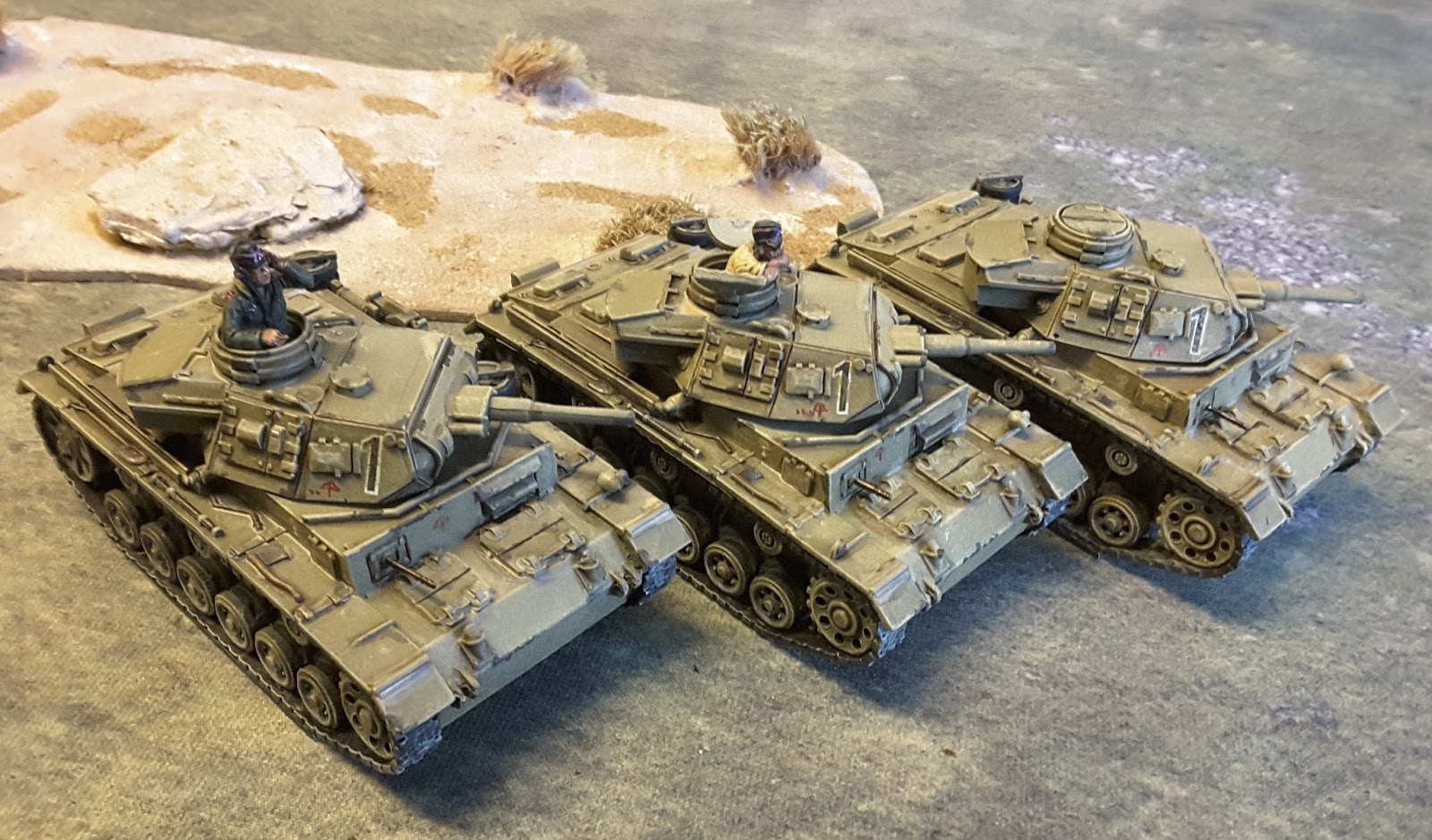 The Analogue Hobbies Painting Challenge: From KenR : 28mm DAK Tanks ...