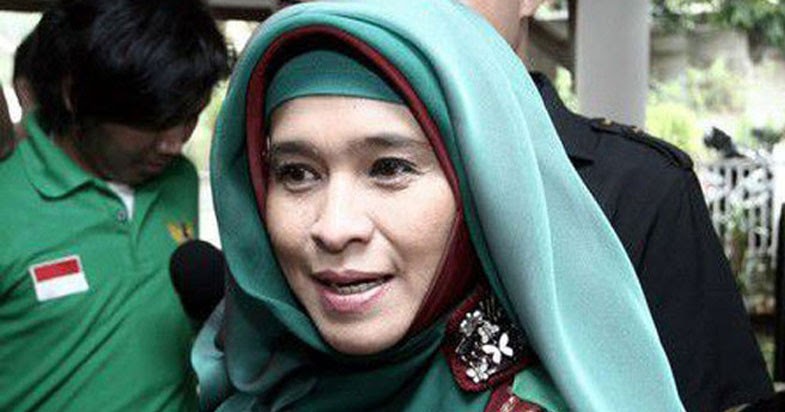 Ustadzah Neno Warisman - Artis Religi Pendidikan | Biografi Profil Biodata