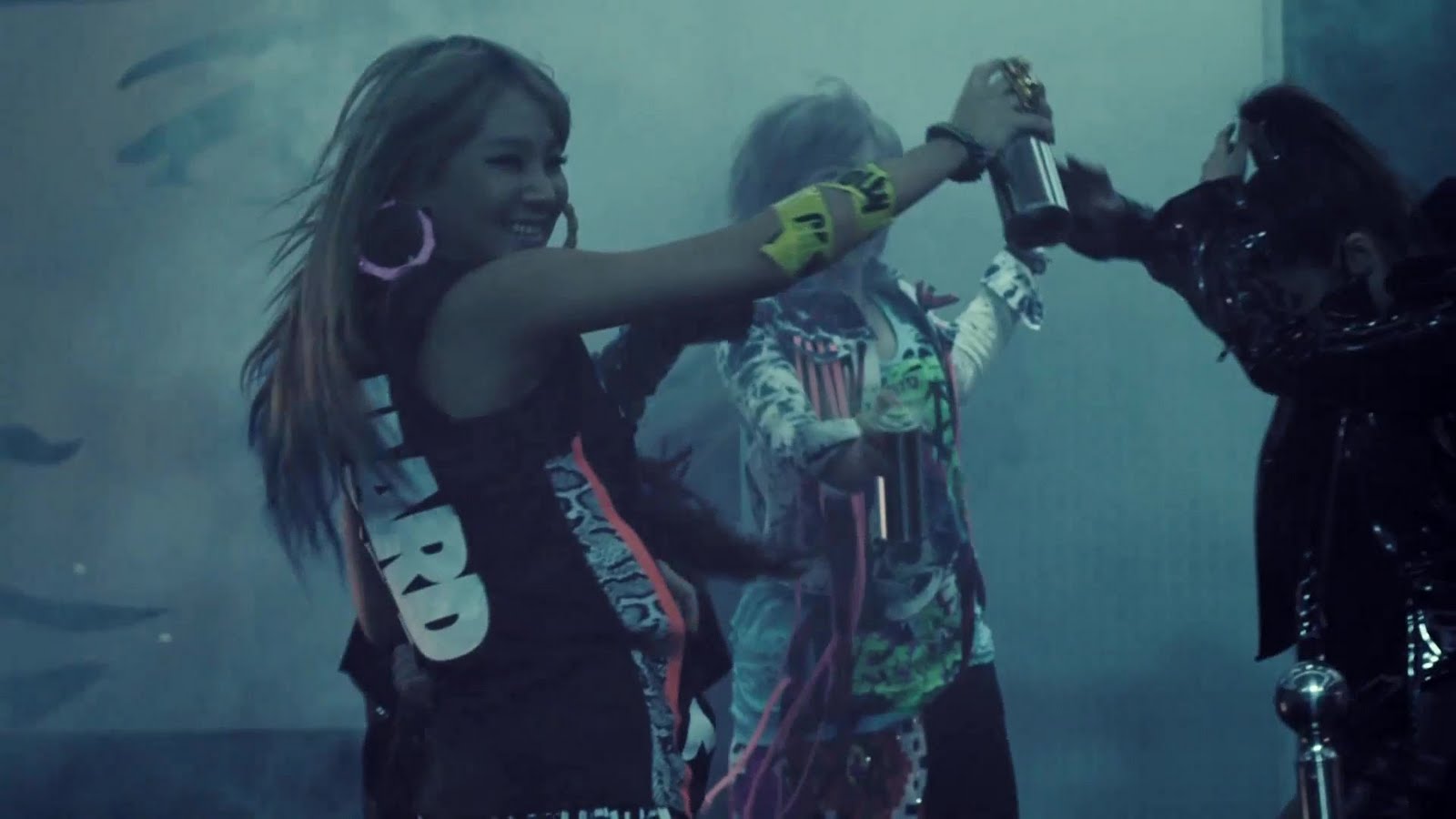 Reviews - Bloopers - Spoilers: 2NE1 - UGLY MV