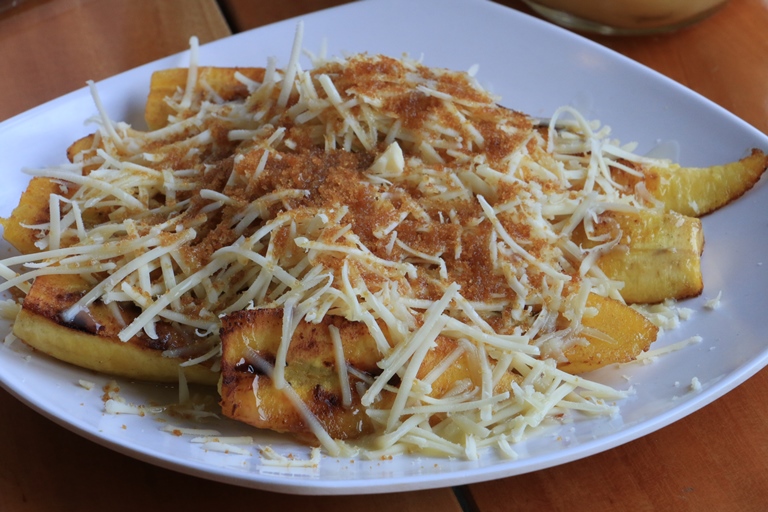 Warunk Upnormal, Warung Indomie Kekinian Asik Buat Nongkrong - TᖇᗩᐯEᒪEᖇIEᑎ