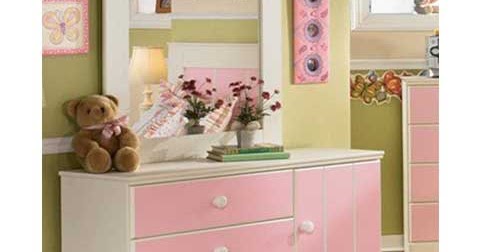 Meja rias kaca minimalis model kitty - Allia Furniture