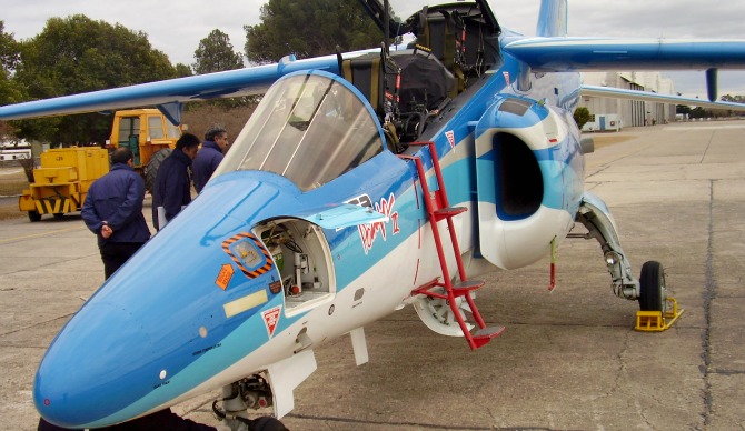 CULTURA AEREA: Primer IA–63 Pampa II de la Nueva Escuadrilla Acrobática ...