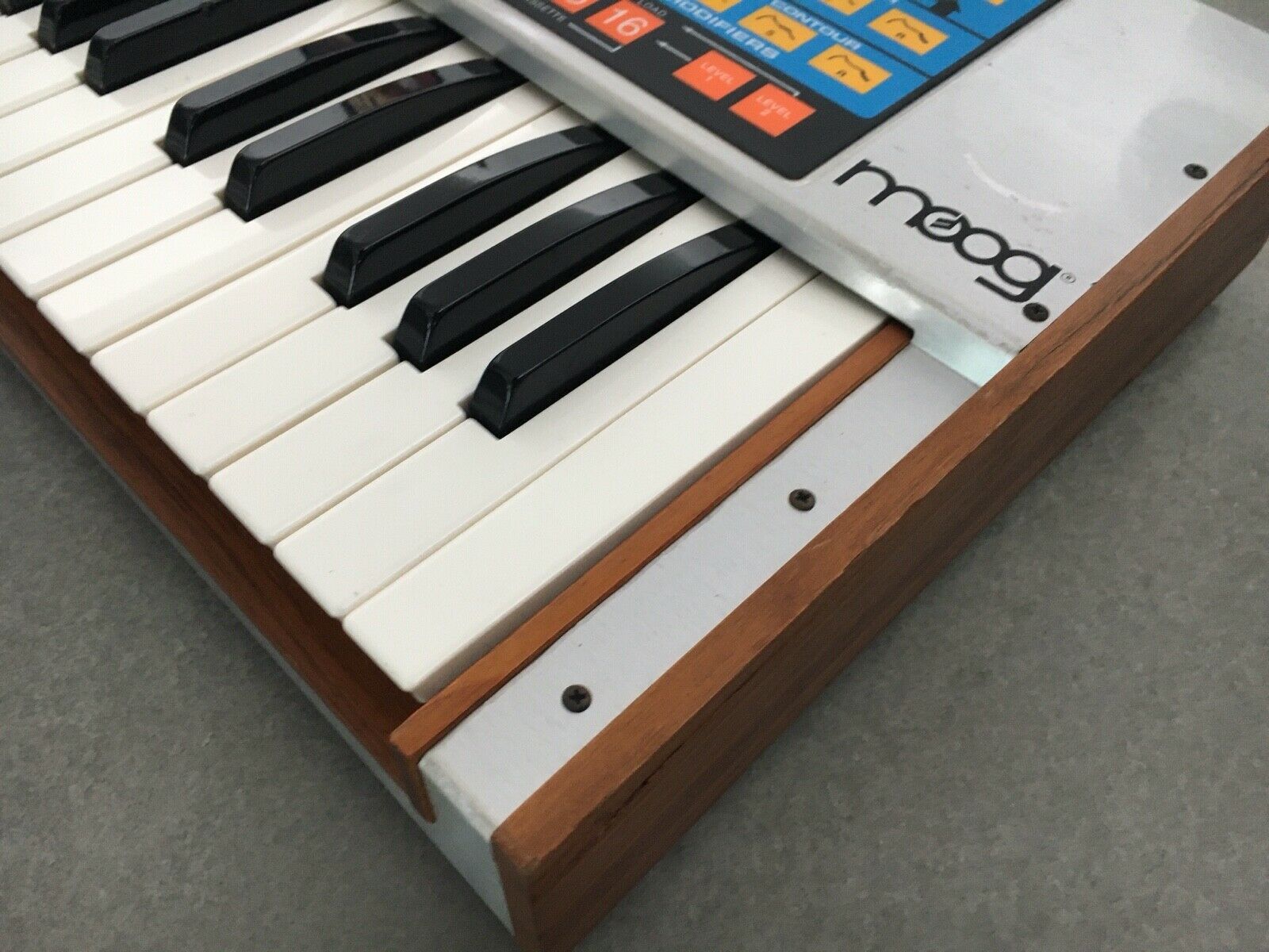 MATRIXSYNTH: MOOG SOURCE SN 4350