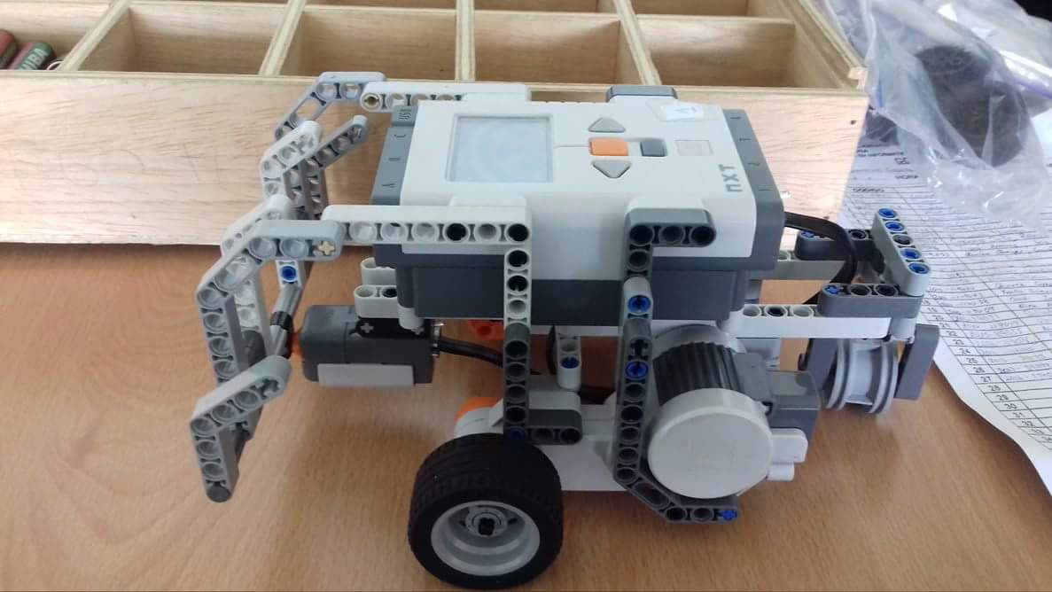 Programación Gráfica: LEGO MINDSTORMS NXT 2 - SENSOR DE CONTACTO