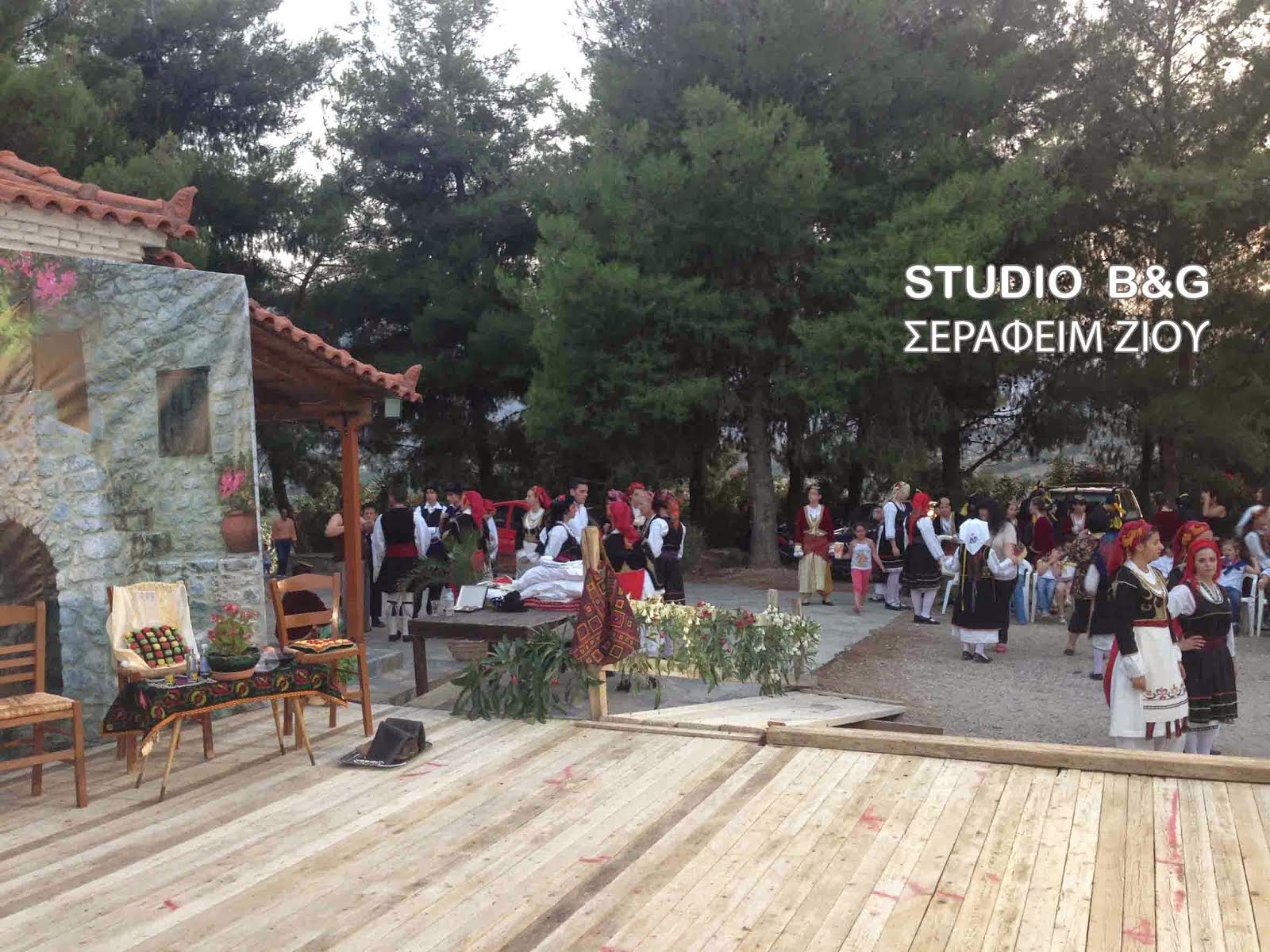 ΠΑΡΑΔΟΣΙΑΚΟΙ ΧΟΡΟΙ ΣΤΟ ΚΟΥΤΣΟΠΟΔΙ ΑΠΟ ΤΟ ΛΥΚΕΙΟ ΕΛΛΗΝΙΔΩΝ ΑΡΓΟΥΣ ...