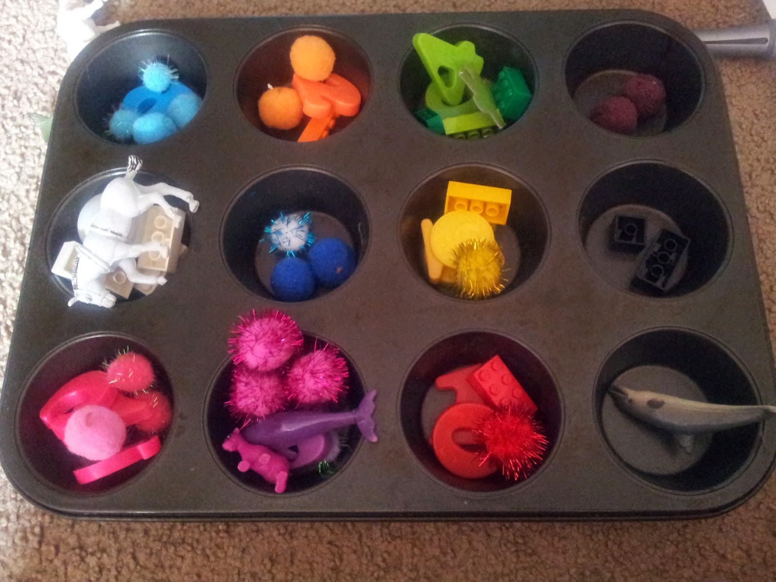 Toddler Activity- Sorting by colour