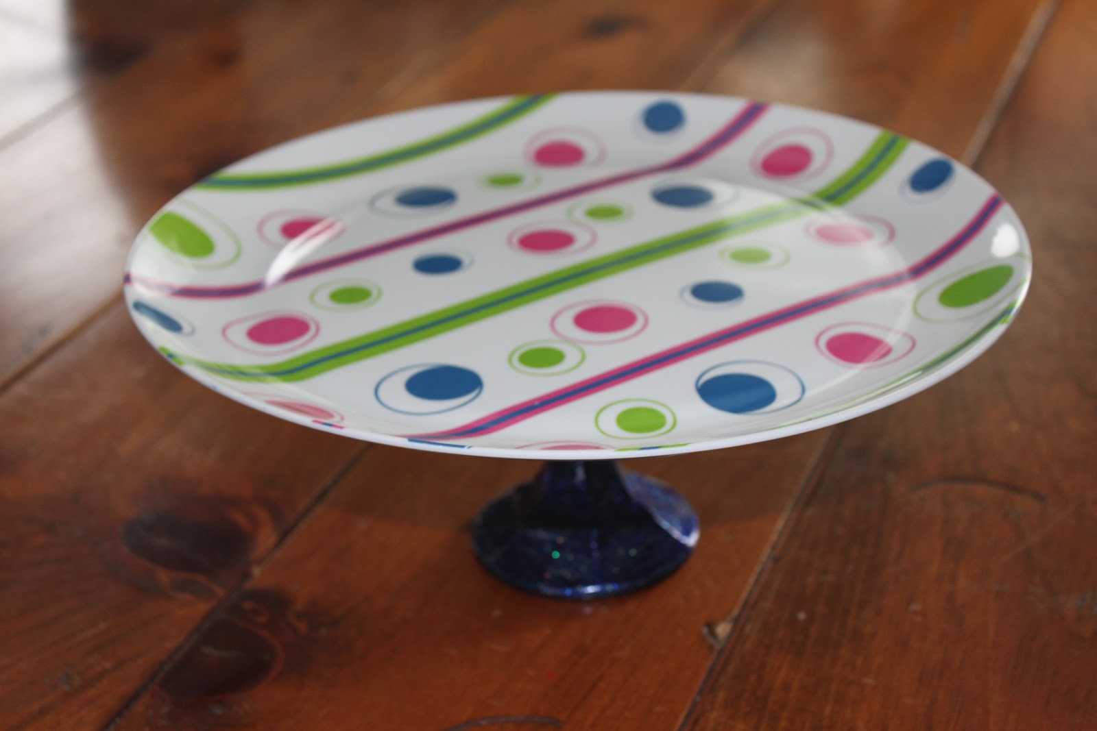 This Mama's Cave: Easy, Cheap, Sparkly Cake Stand!