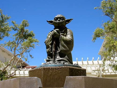 Estátuas Nerds Pelo do Mundo