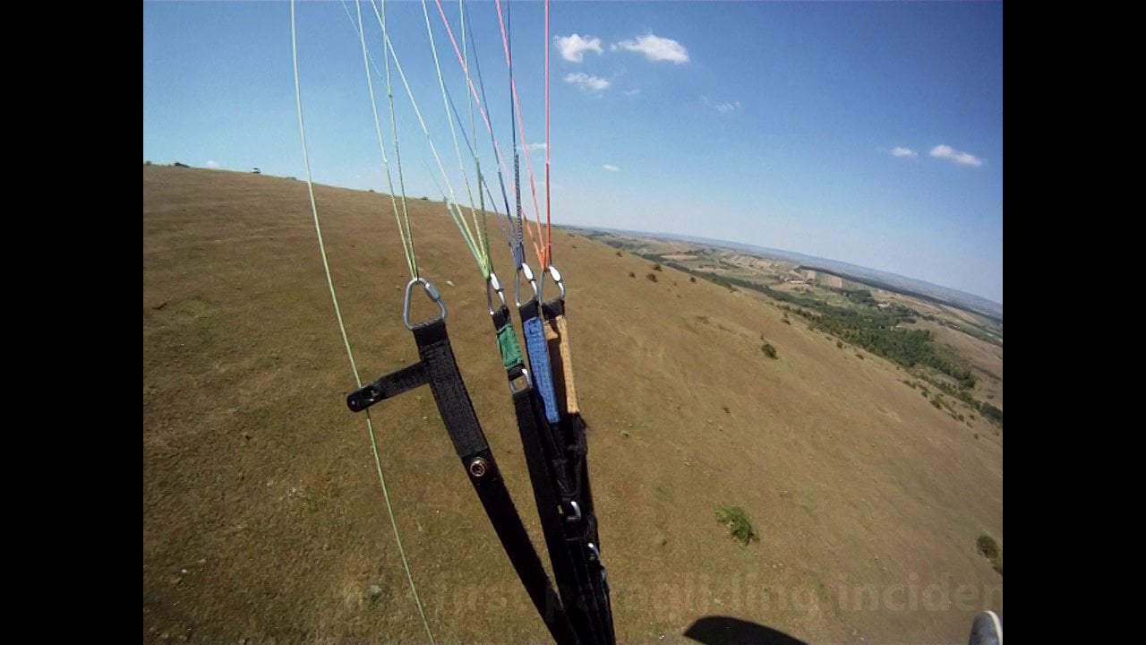 PARAEAGLE: accident paragliding crash (parapente) A violent collision ...