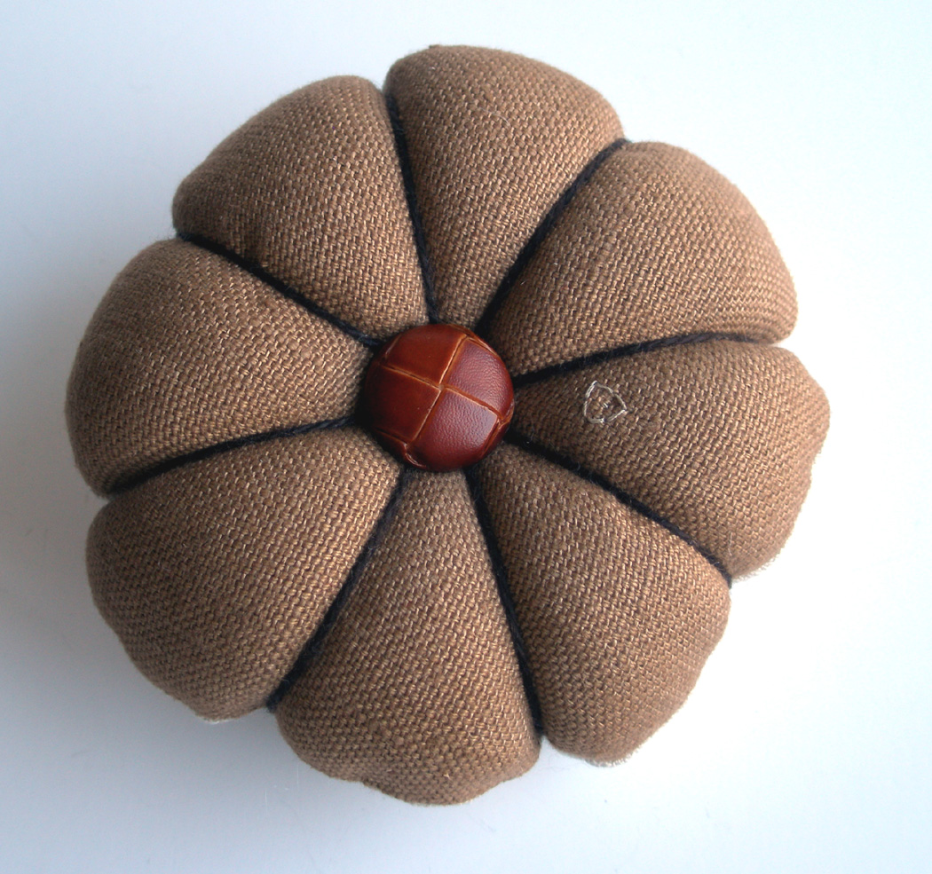 fiberluscious: The Classic Pincushion