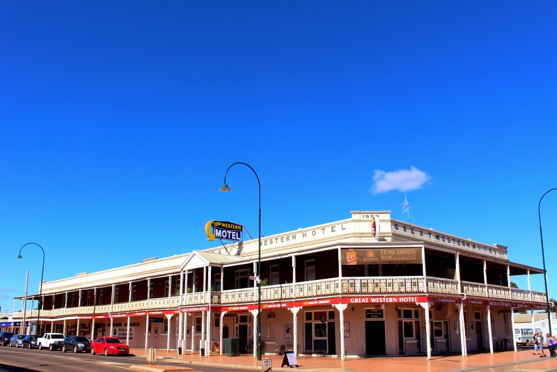 Travelling Around Australia: White Cliffs Outback NSW to Charleville ...