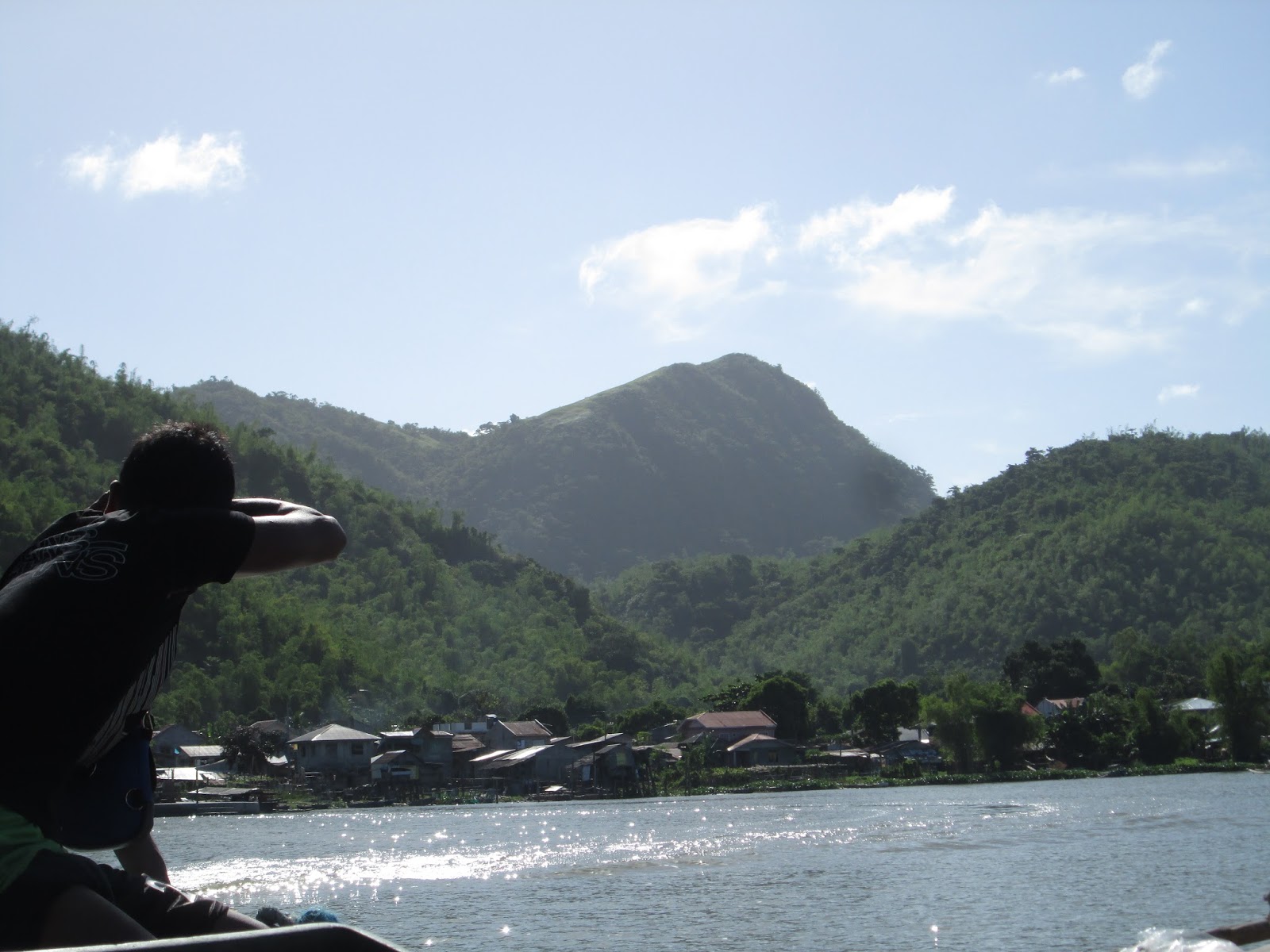 Skookum Mountaineers: Mt. Tagapo - Hiking in the middle of Laguna Lake
