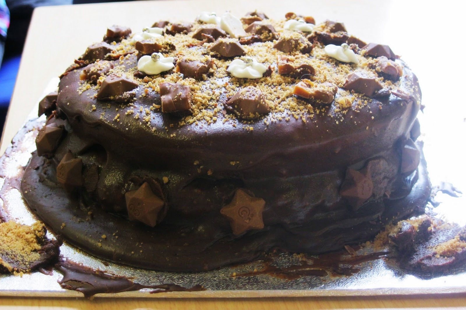 The Sweetest Therapy: The Cookie Crumble Magic Fudge Slide Cake