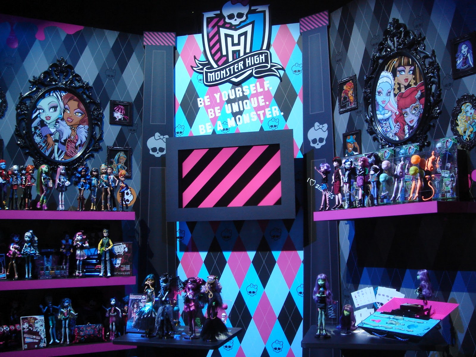 Monster High at Toy Fair 2012 ~ Freaky Fabulous