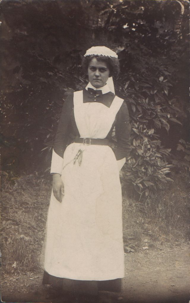 40 Vintage Portrait Pictures of House Maids in the Edwardian Era ...