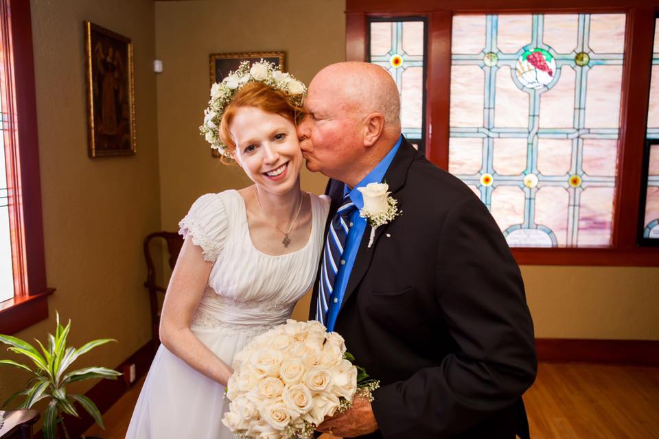 Concedo: Victoria Selkirk konszekrált szűz szentelése Kaliforniában