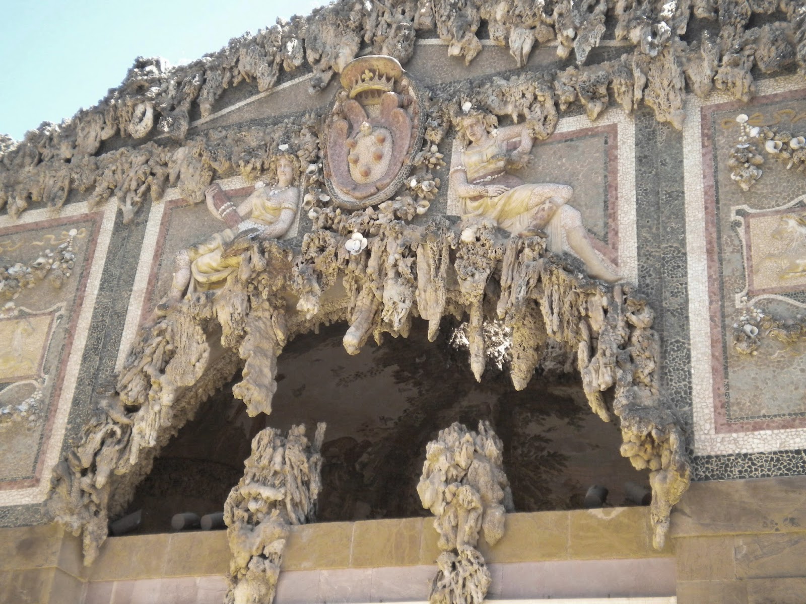 Groteskology: Down In The Grotto