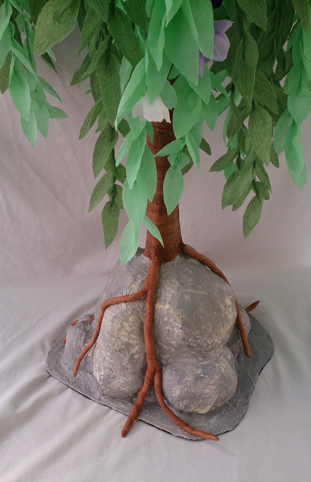 Crafty little Beanut!: Paper tree