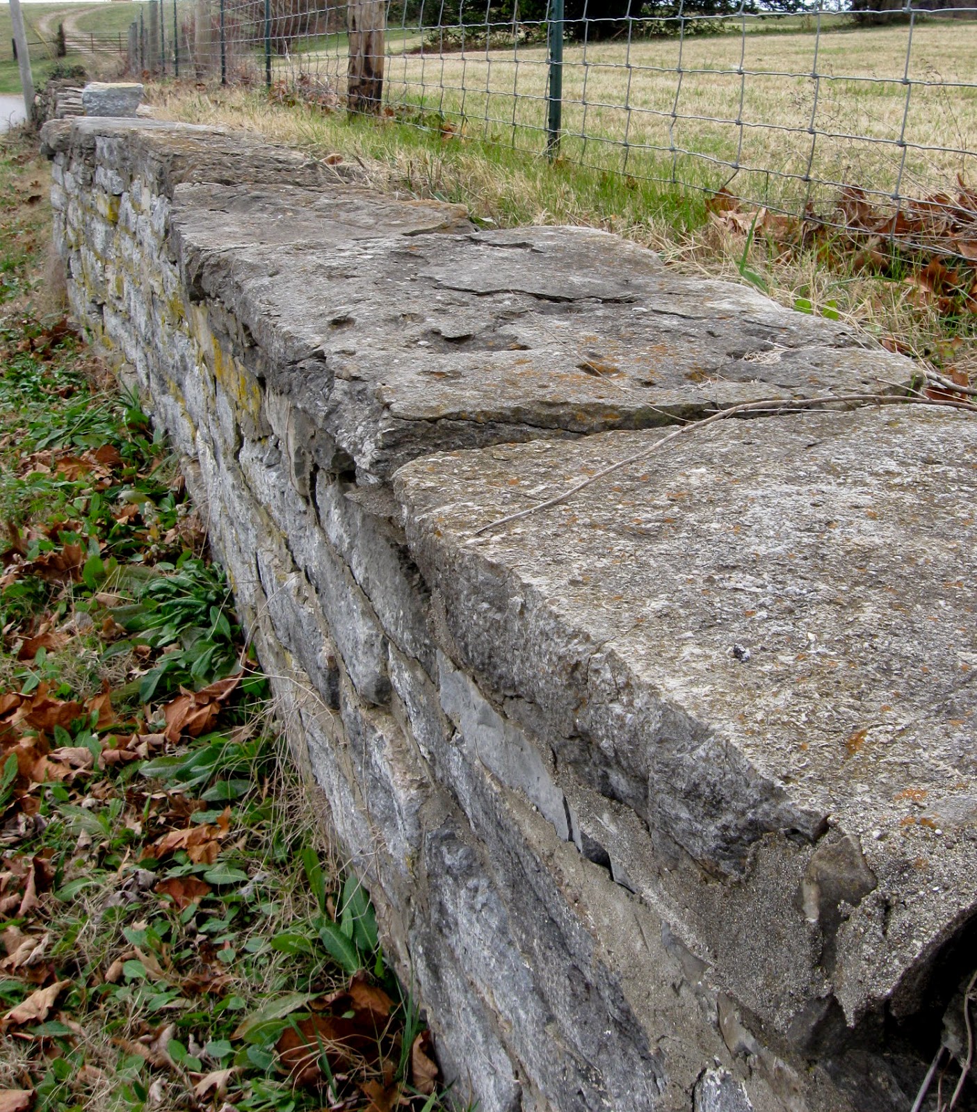 FOLKWAYS NOTEBOOK: EARLY KENTUCKY STACKED ROCK FENCES 1700s to 1800s