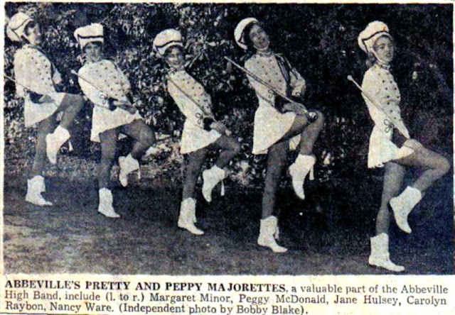 Psychedelic Daisy: Personal Style Icon: Majorettes