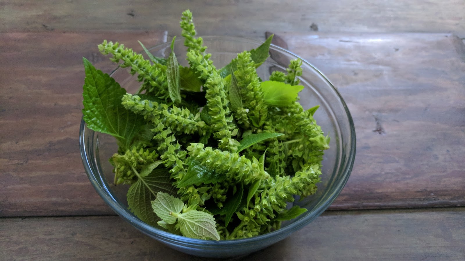 The Kitchen : Deep Fried Perilla Flowers - Fried Perilla Cluster