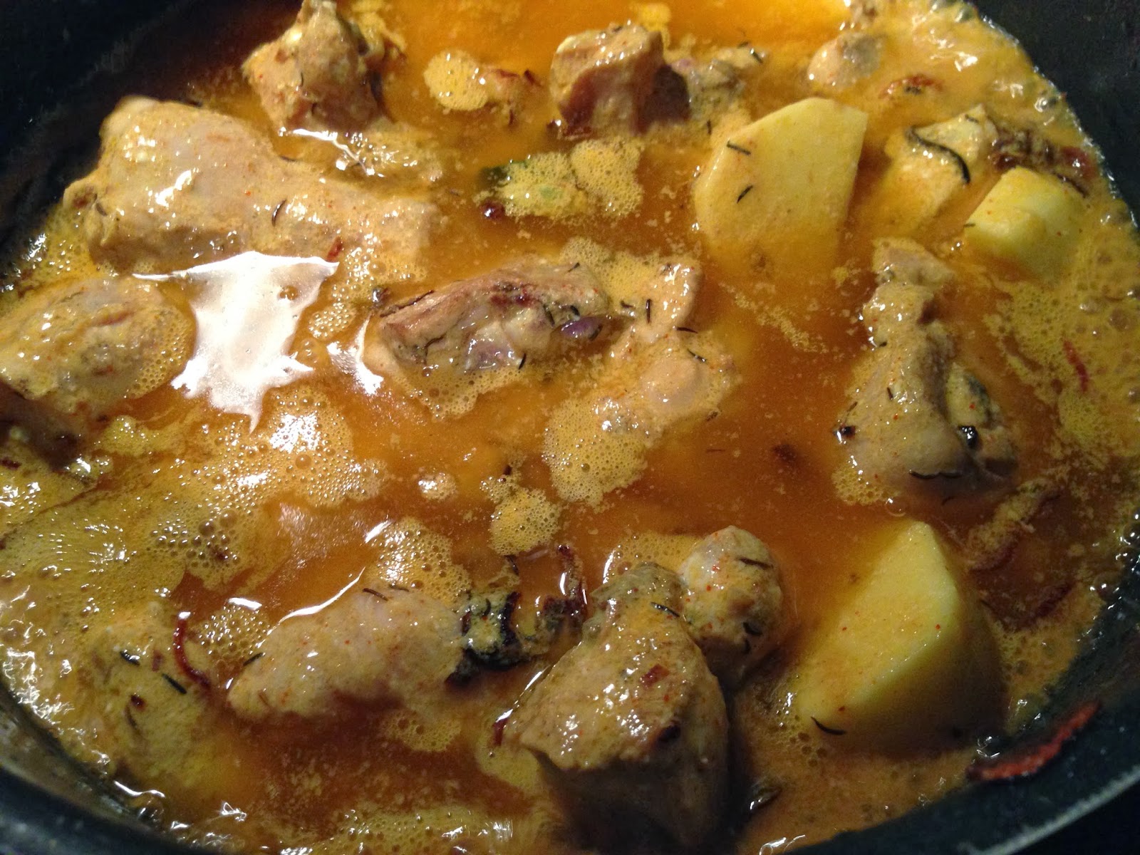 Achi Gori Bivi: Chicken Biryani (Flavorful Rice & Chicken dish)