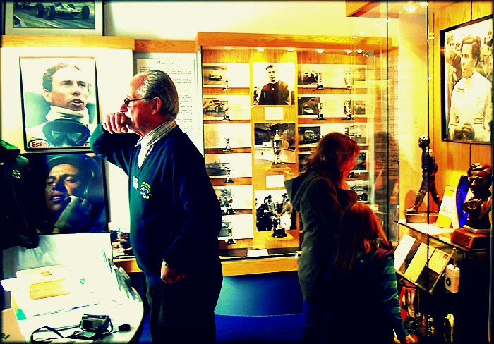 Ayrton Senna: A Lenda Ayrton Senna Visita Museu de Outra Lenda do ...