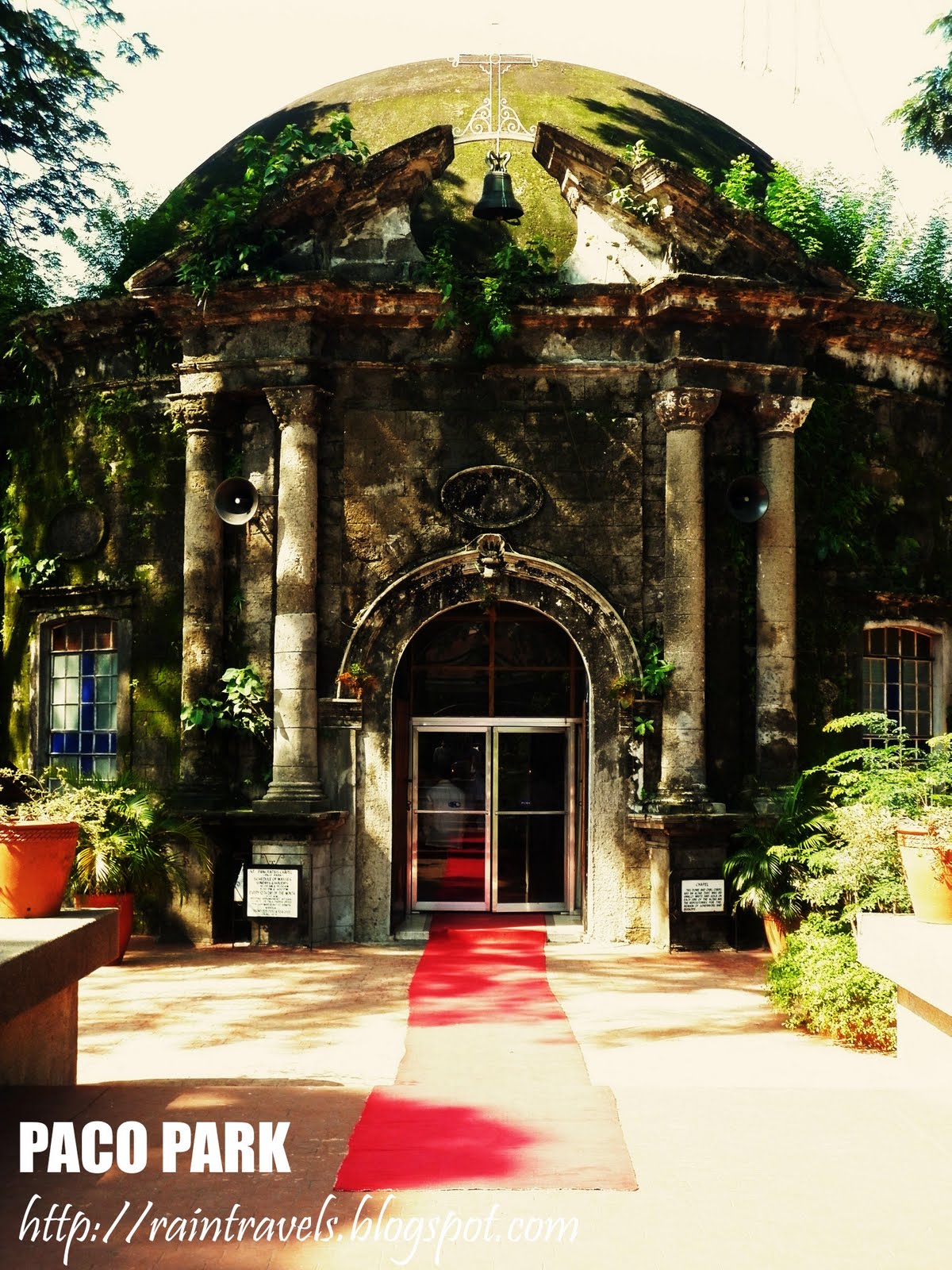 Rain's Travels: Beauty at Paco Park