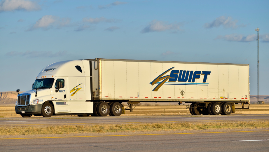 DIECIOCHO RUEDAS: JERRY MOYES …EL REVOLUCIONARIO DEL TRANSPORTE EN ...