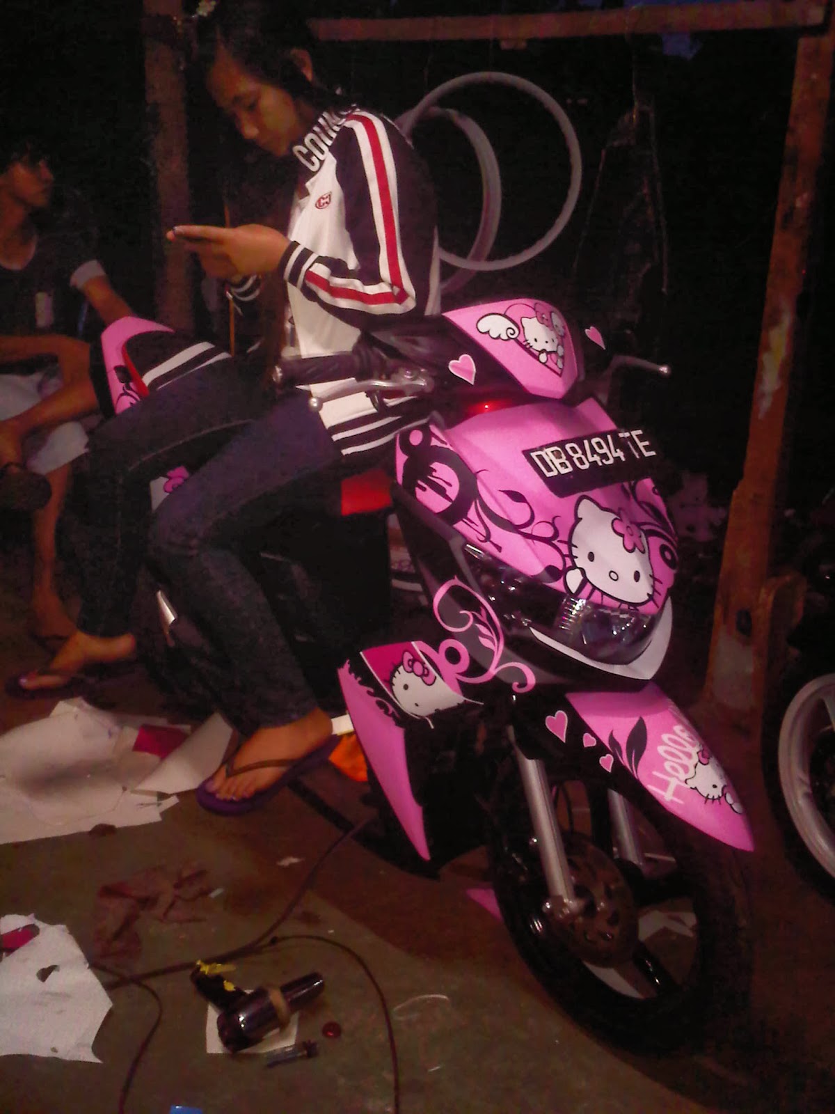 Contoh Gambar Desain Cutting Sticker Motor Hello Kitty | Modif Sticker