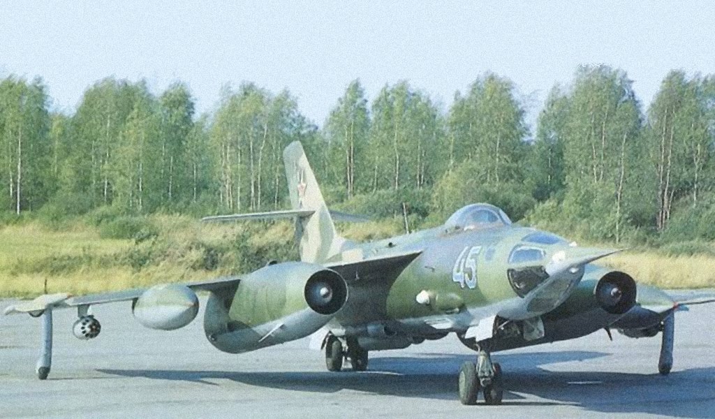 AVIÕES MILITARES: Yakovlev Yak-28 (Brewer; Firebar; Maestro)