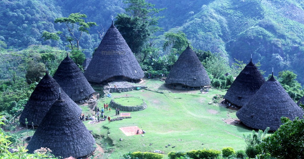 √KAMPUNG ADAT WAE REBO, KAMPUNG RUMAH MBARU NIANG | Meimoodaema ...