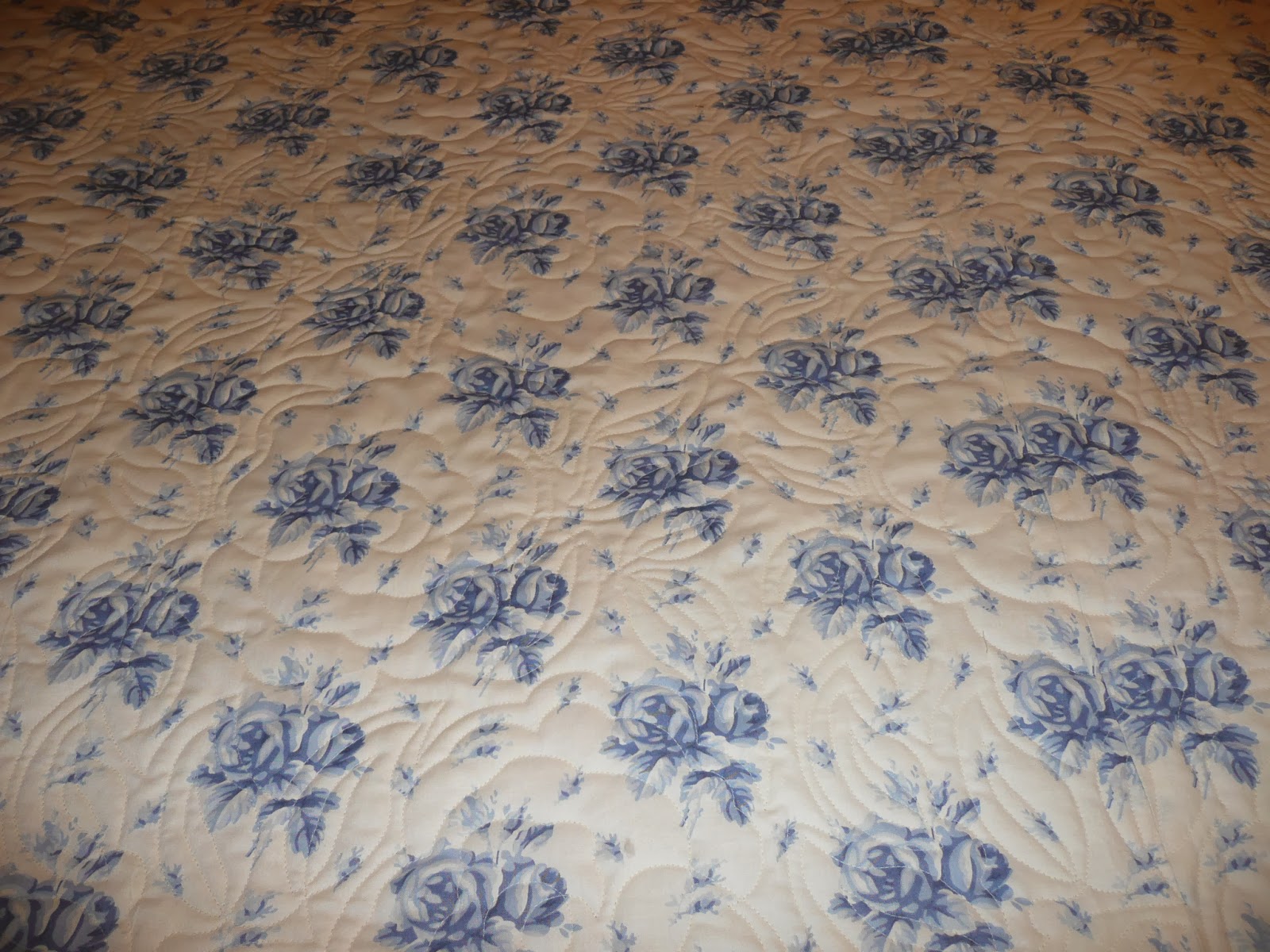 Acorn Ridge Quilting: Sarah's Turning Twenty Cabbage and Roses Quilt