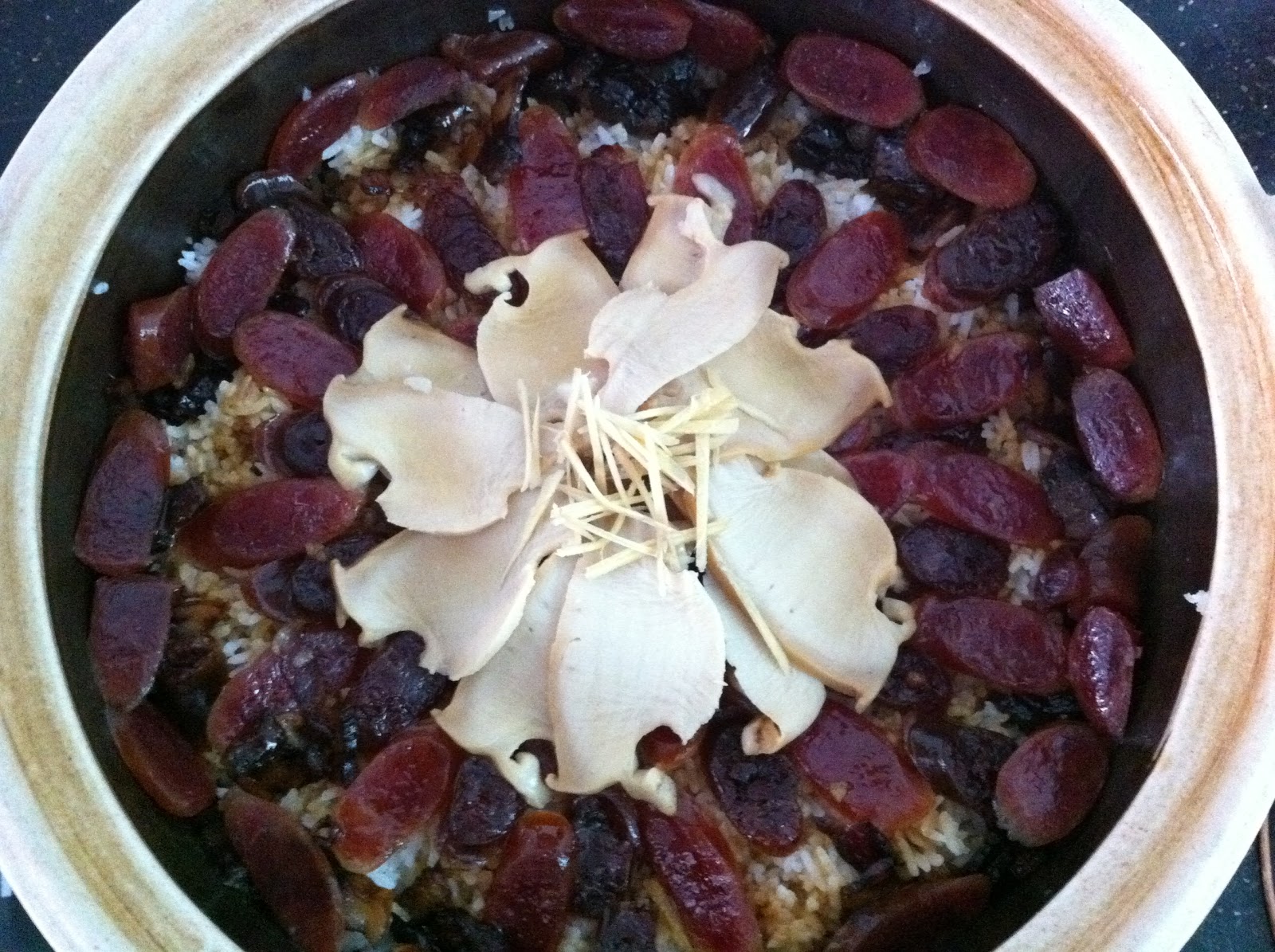 Confessions of a Weekend Cook: Claypot Waxed Meat Rice (Lap Mei Fan)